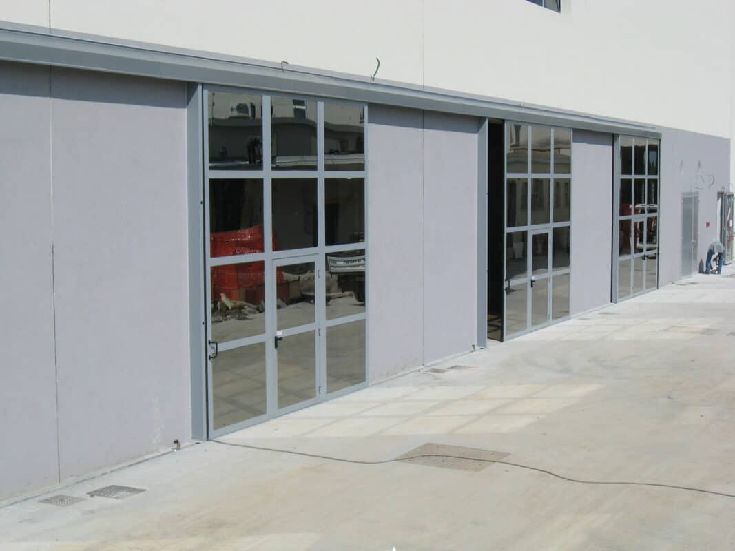 Portone scorrevole Sliding Door Gold Glass - Sicc Srl chiusure industriali