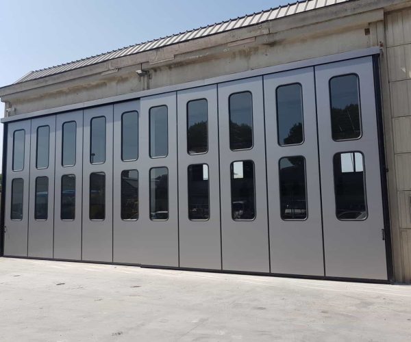 Sliding door with lower guide SLIDING DOOR GOLD